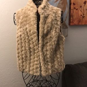 Elle | Jackets & Coats | Elle Faux Fur Vest | Poshmark